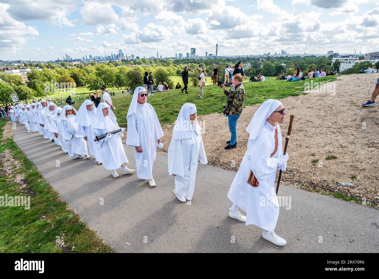London, UK. 23rd Sep, 2023. The Druid Order performs the Autumn Equinox ...