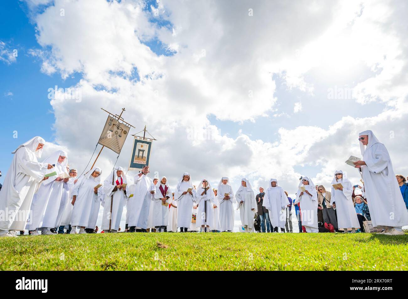 London, UK. 23rd Sep, 2023. The Druid Order performs the Autumn Equinox ...