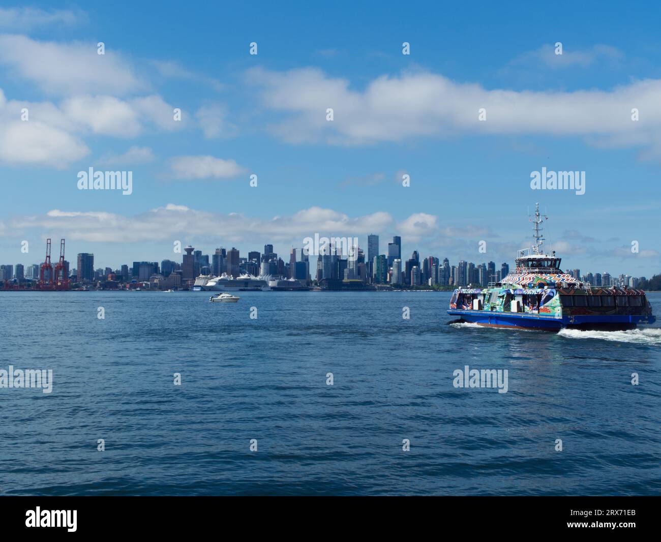Cityline ferry hi-res stock photography and images - Alamy