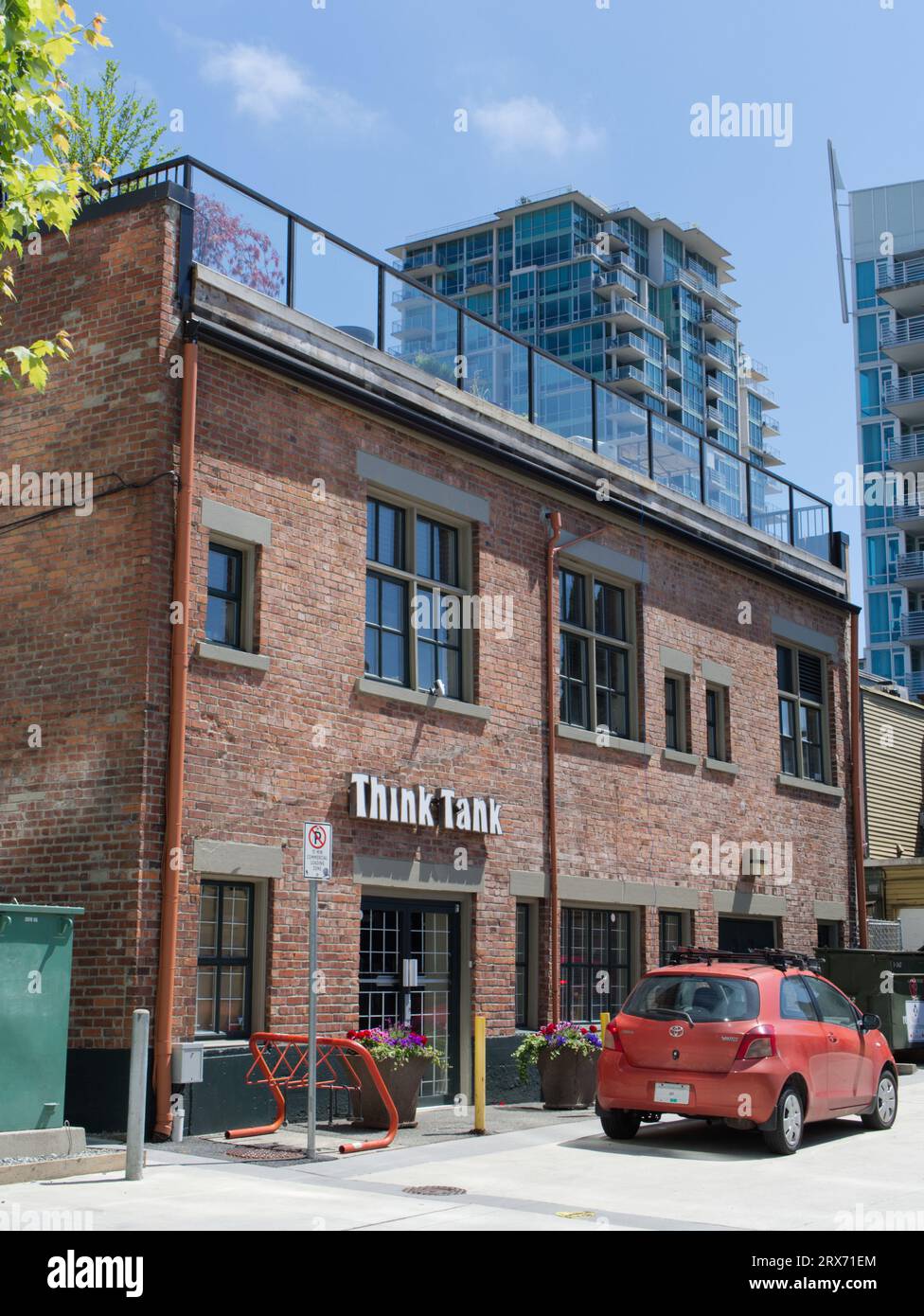 Think tank building hi-res stock photography and images - Alamy