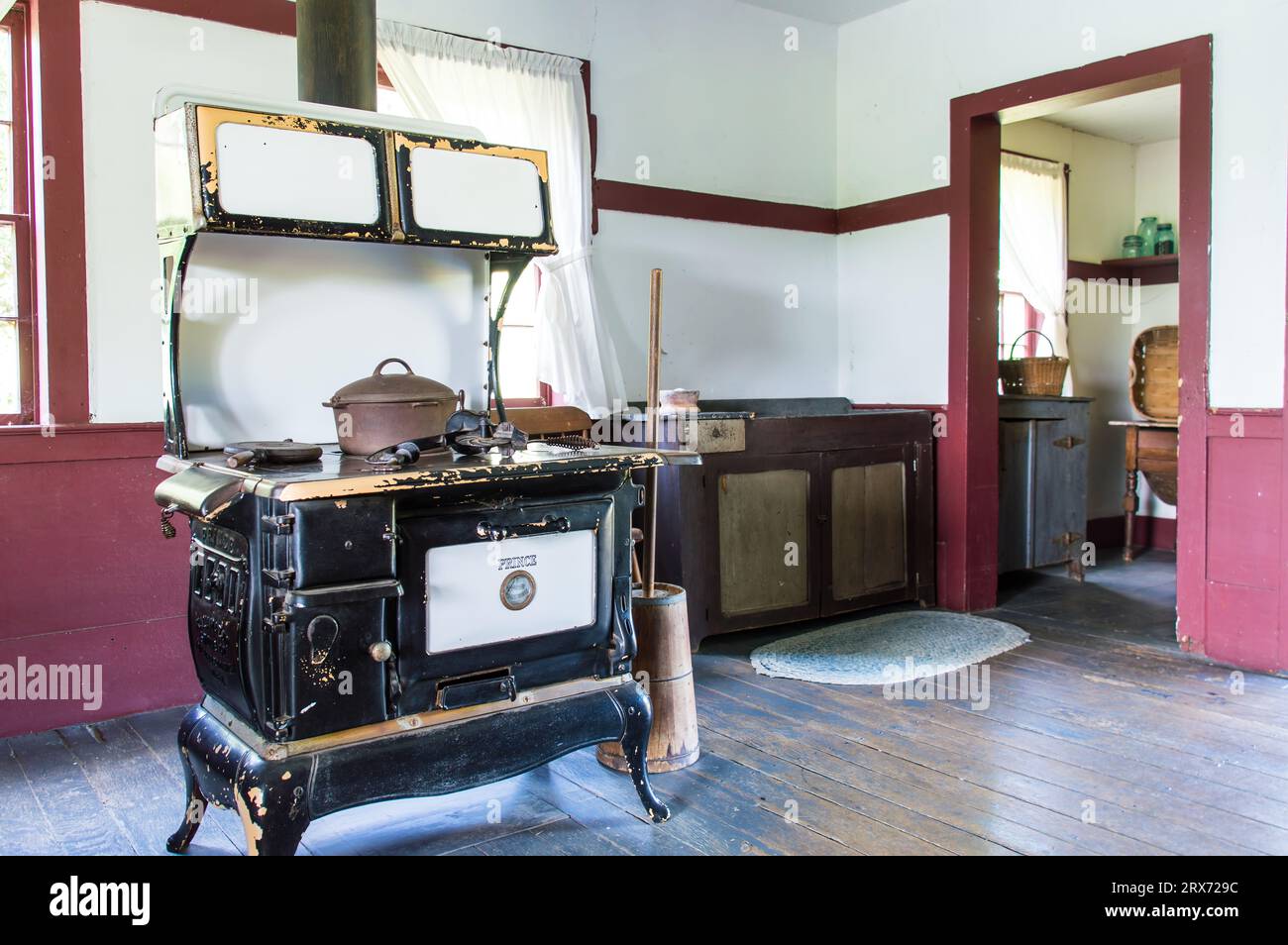 Traditional Amish stove in kitchen Stock Photo - Alamy