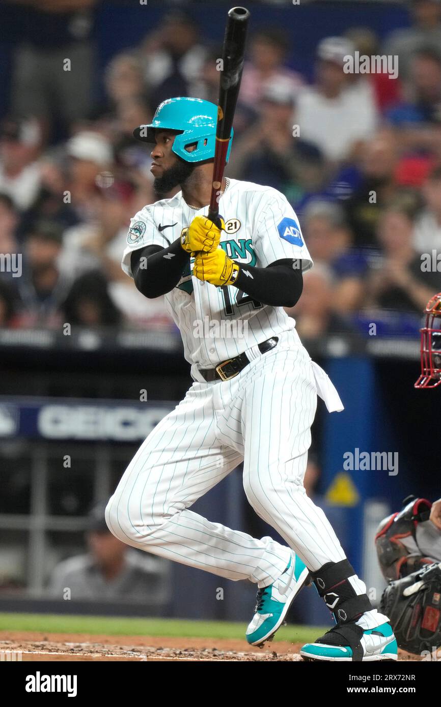 Miami Marlins' Bryan De La Cruz hits an RBI-double to score Jake Burger ...