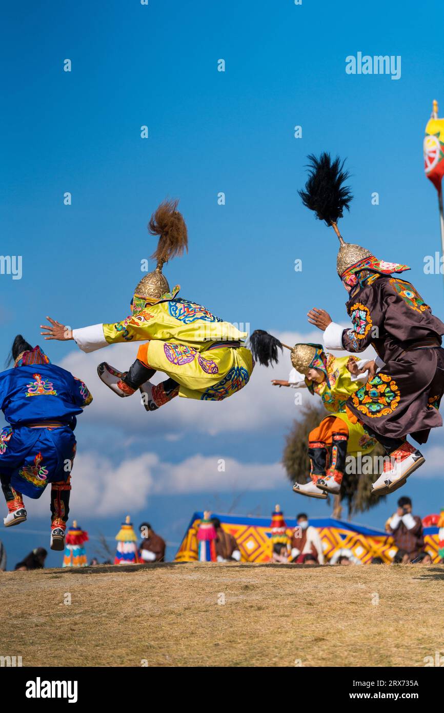 Mask dancer hi-res stock photography and images - Alamy