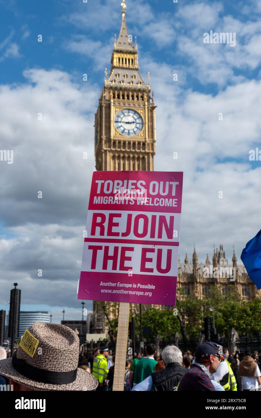 Rejoin the eu hi-res stock photography and images - Alamy