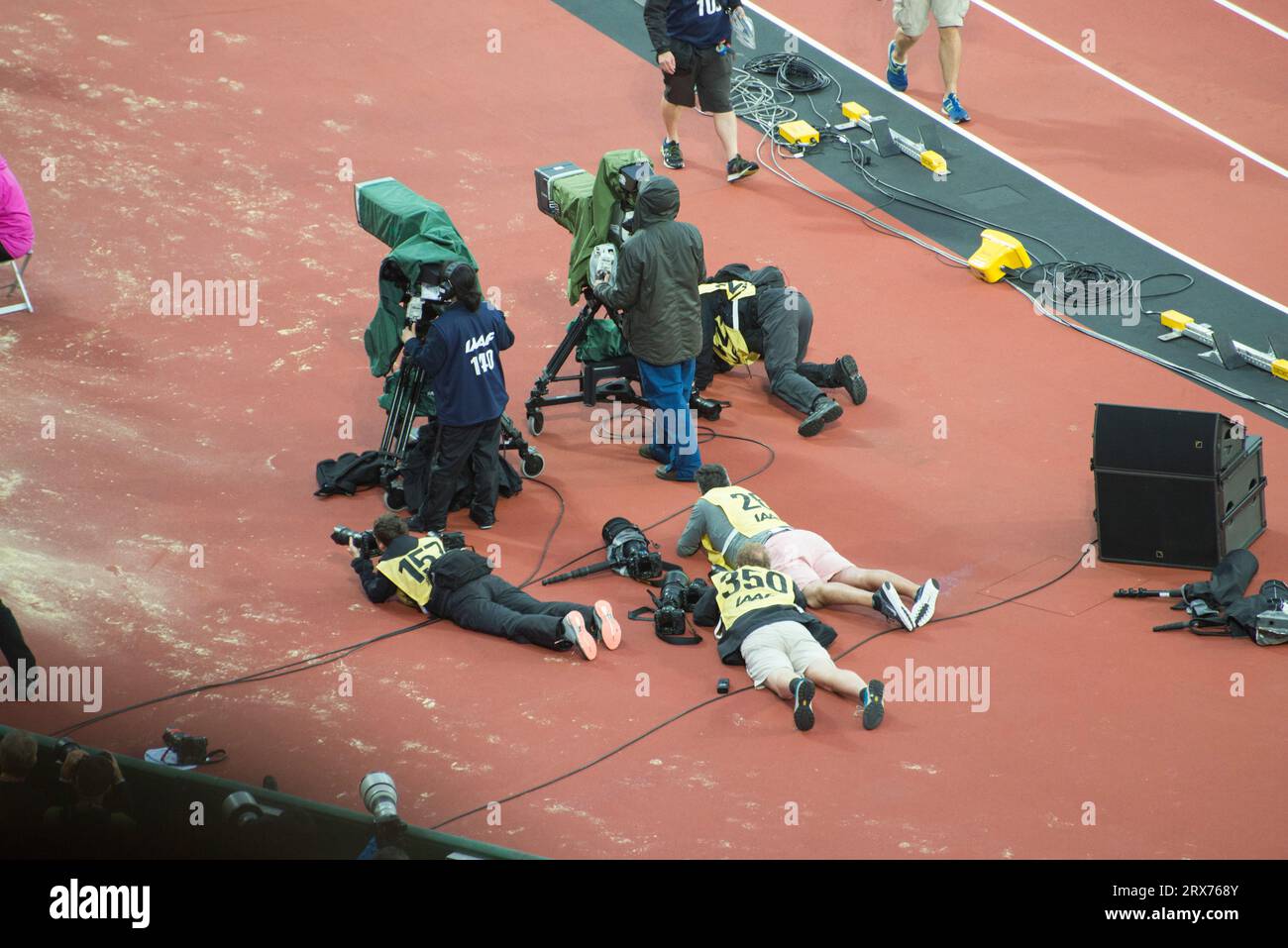 Sports photographers and TV camera crew at the London 2017 World ...