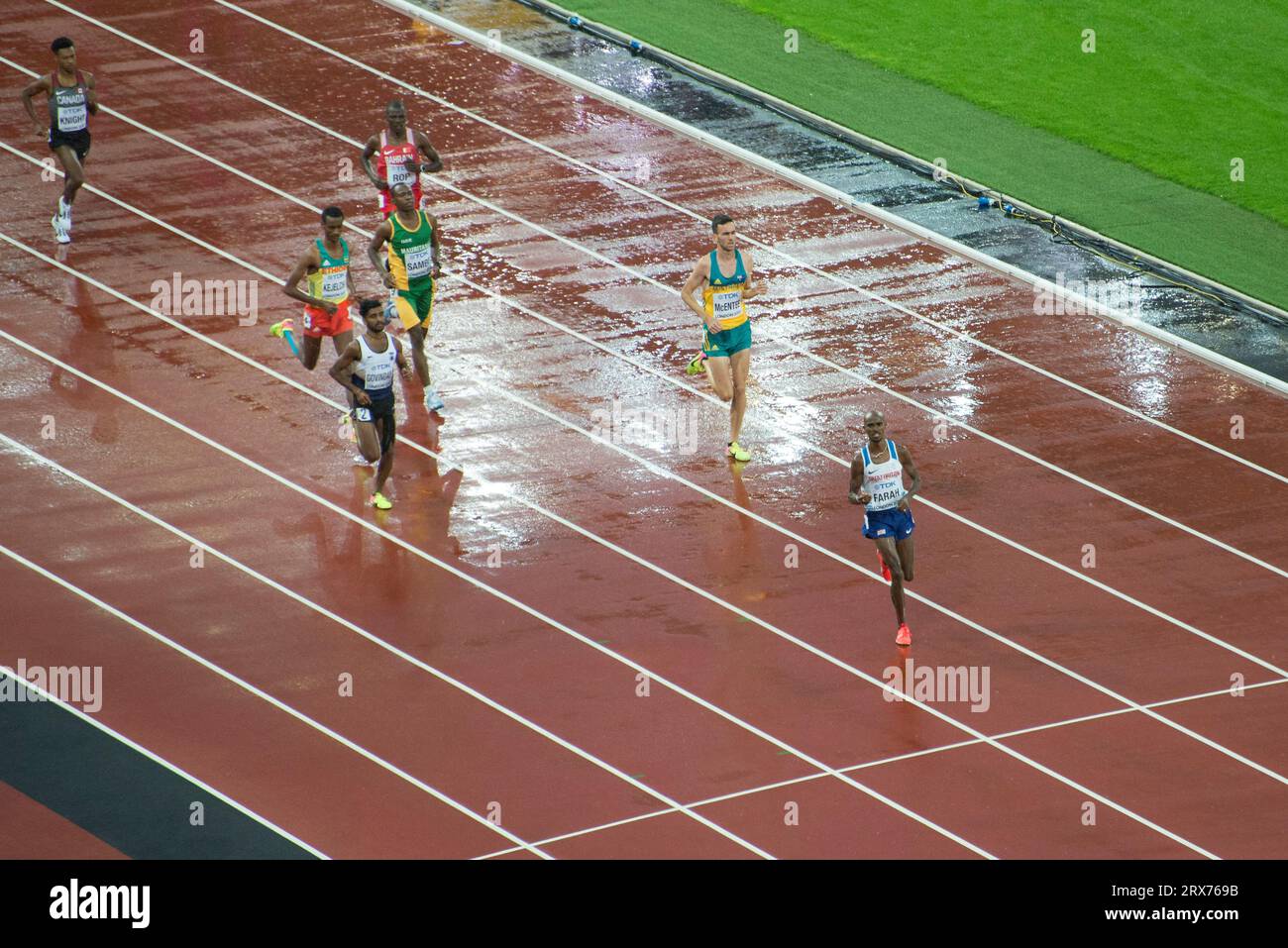 Mo Farah competing in the 5000 Metres at the London 2017 World ...