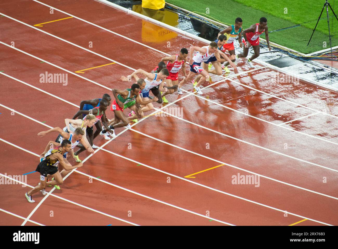 Mo Farah competing in the 5000 Metres at the London 2017 World ...