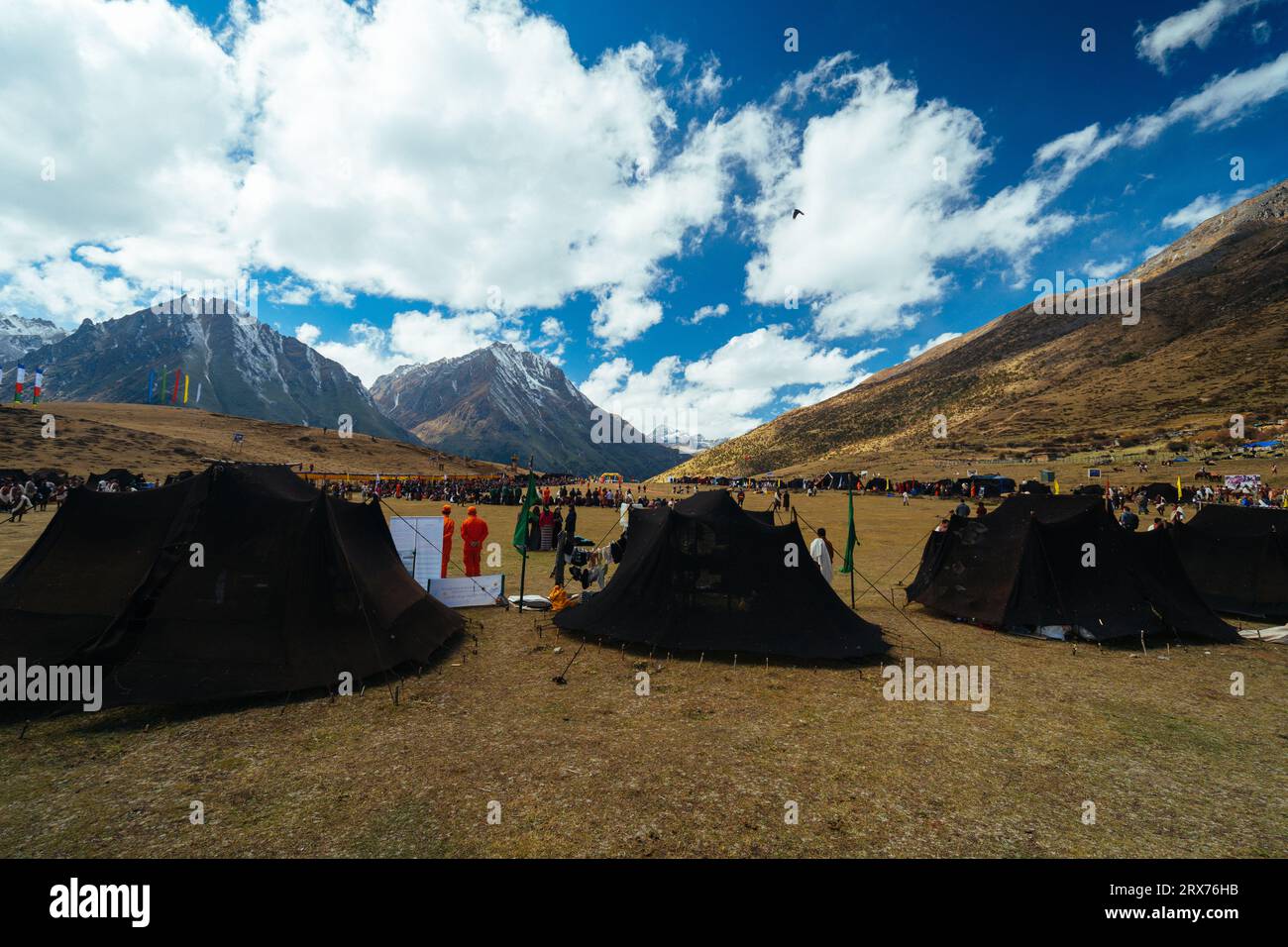 Tent woven out of yak fur Stock Photo - Alamy