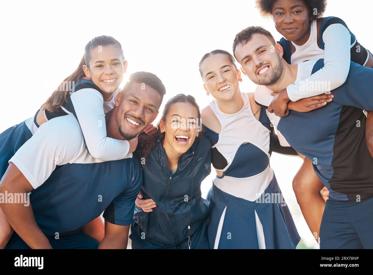 Cheerleader team hi-res stock photography and images - Alamy