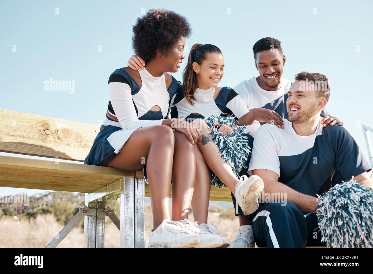 Team bench cheer hi-res stock photography and images - Alamy