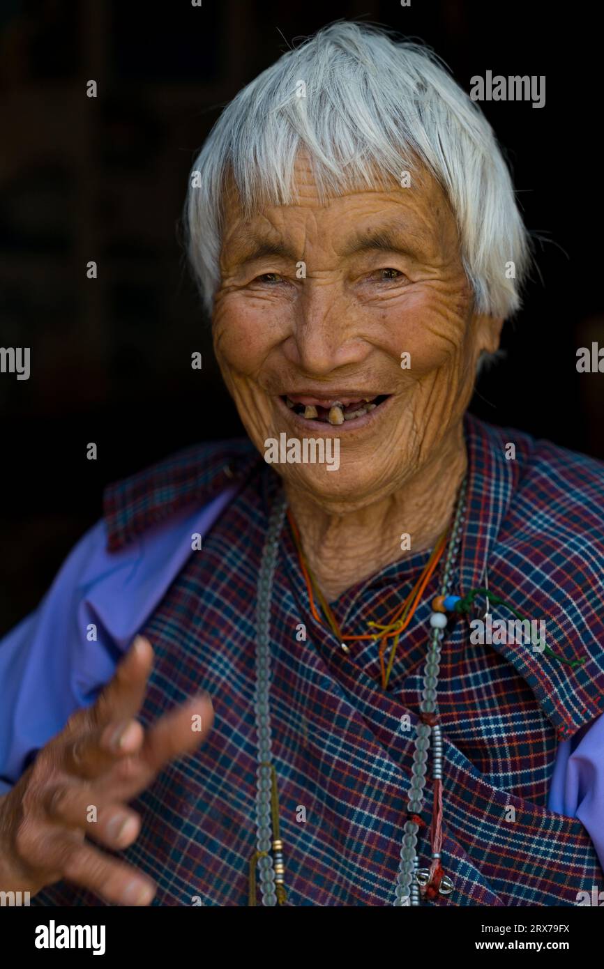 Old woman portrait Stock Photo - Alamy