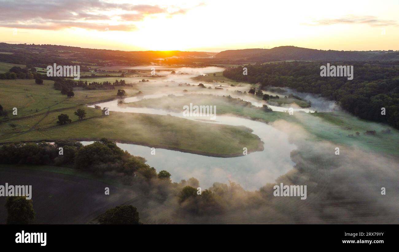 Mist landscape landscape rivers hi-res stock photography and images - Alamy