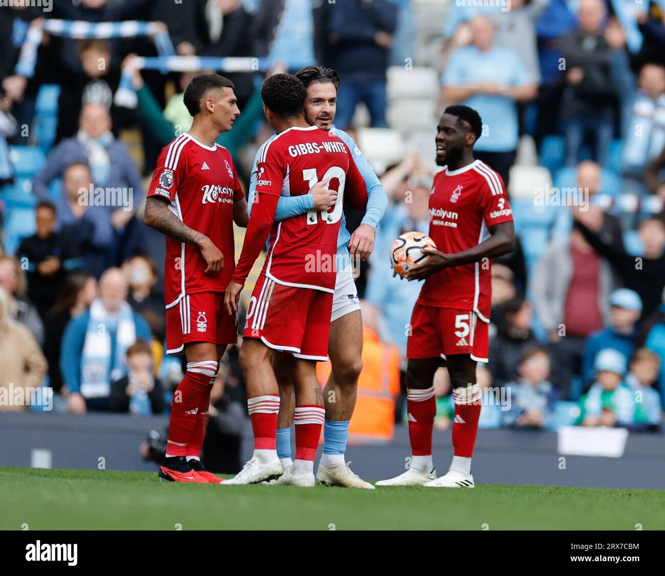 Football hug premier league hi-res stock photography and images - Alamy