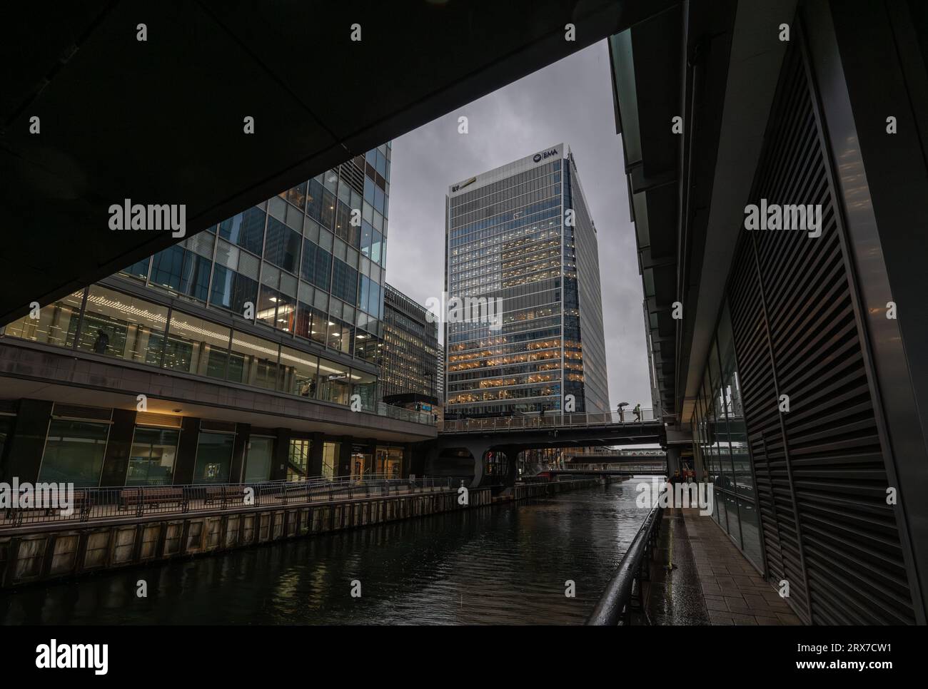 Canary Wharf, London, UK: Bellmouth Passage, a waterway connecting North Dock and South Dock at ...