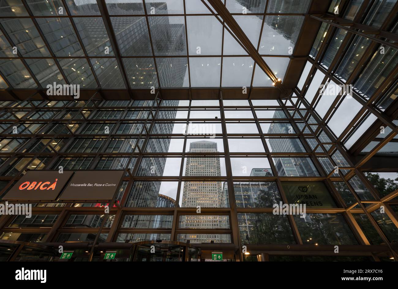 Canary Wharf, London, UK: The tall buildings of Canary Wharf in London ...