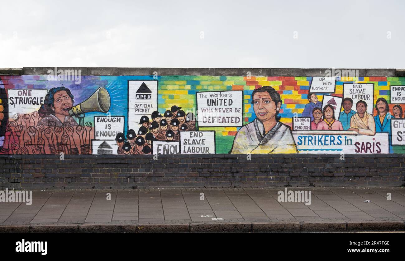 Public art on a railway bridge in Soho Road, Handsworth, Birmingham ...