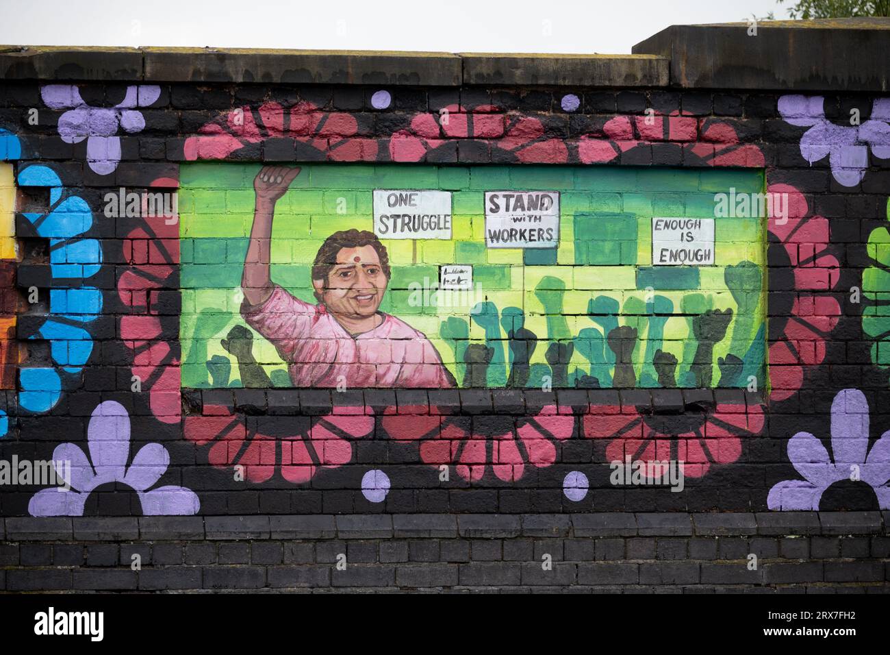 Public art on a railway bridge in Soho Road, Handsworth, Birmingham ...
