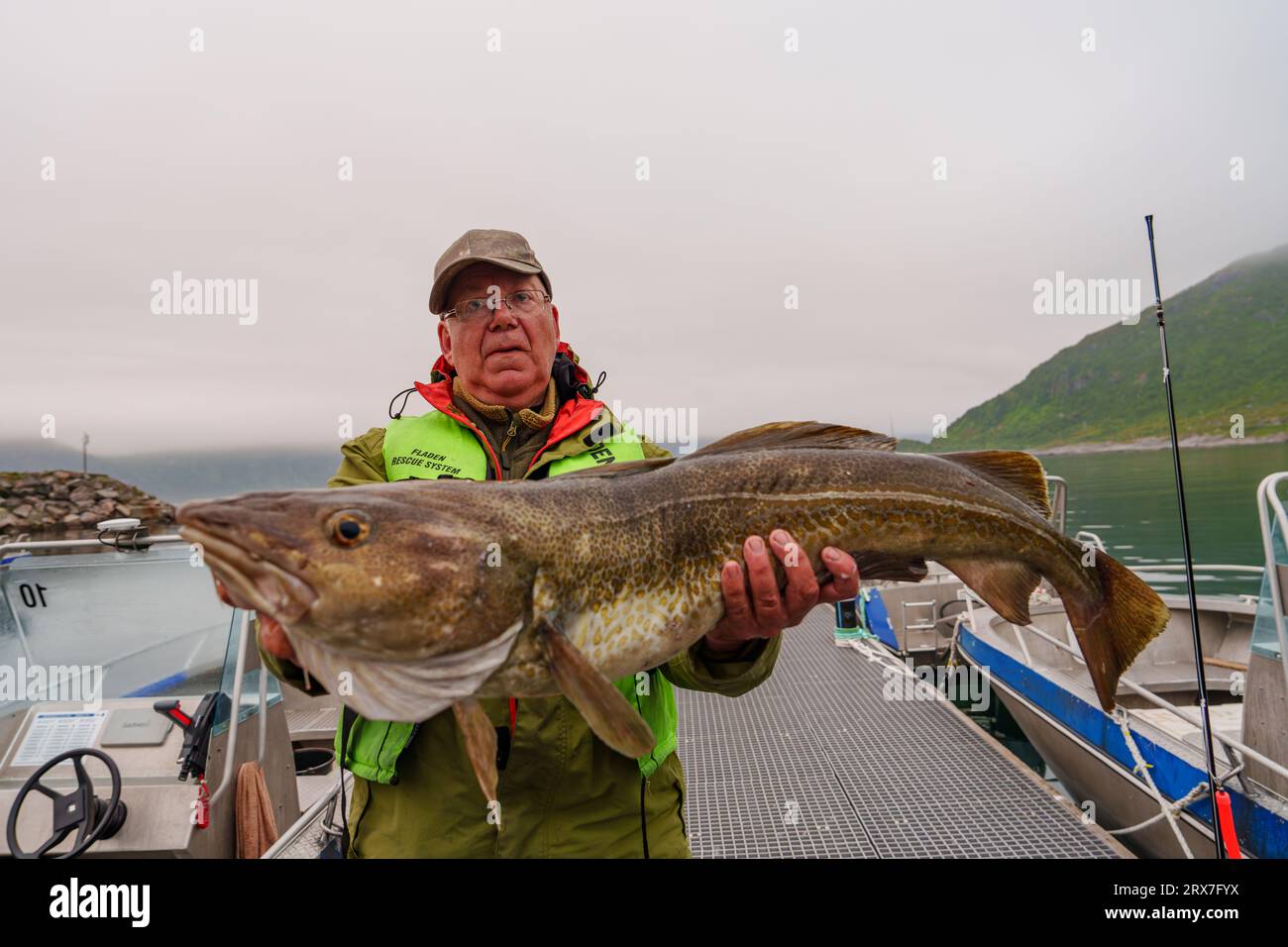 Russia fishing boat salmon not bear hi-res stock photography and images ...