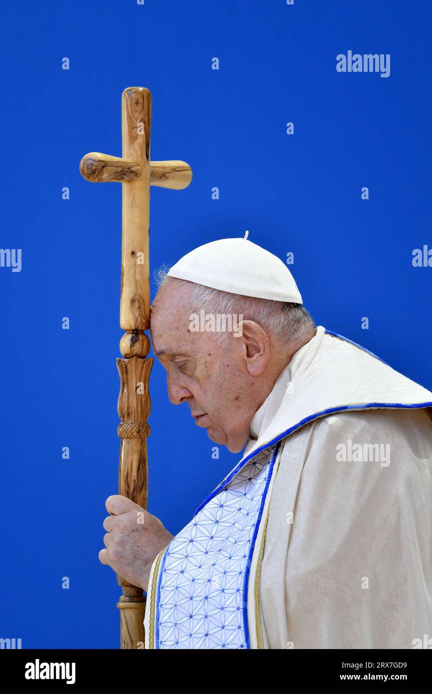 Marseille, France. 23rd Sep, 2023. Pope Francis leads a giant mass at ...