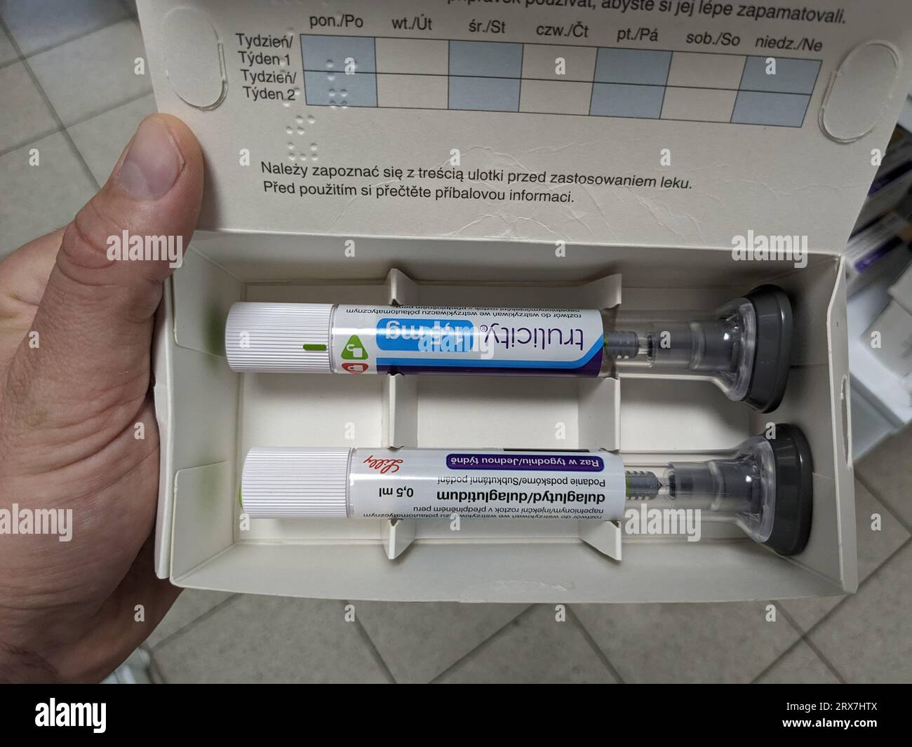 Administration injections hi-res stock photography and images - Alamy