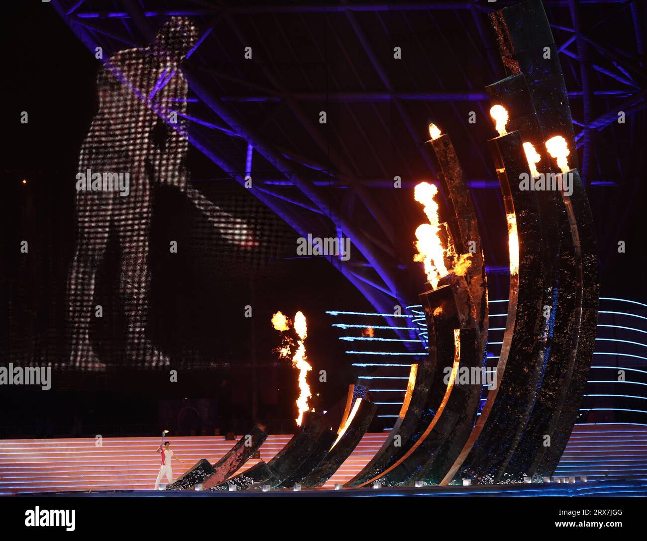 Shun light hi-res stock photography and images - Alamy