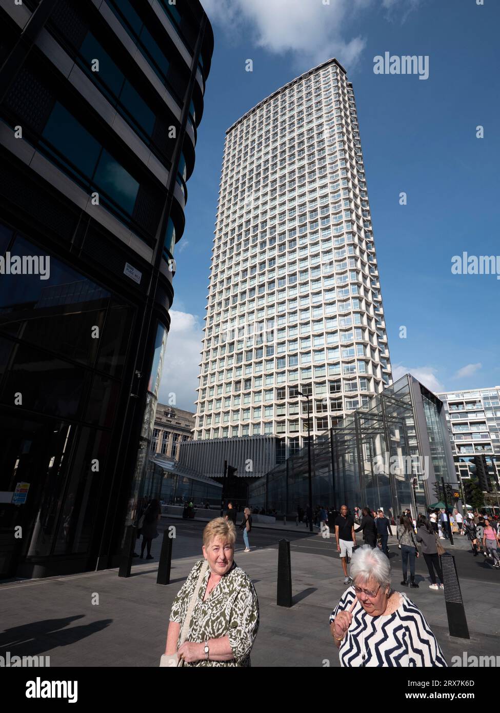Residential block, Centre Point Centrepoint London, The skycraper is ...