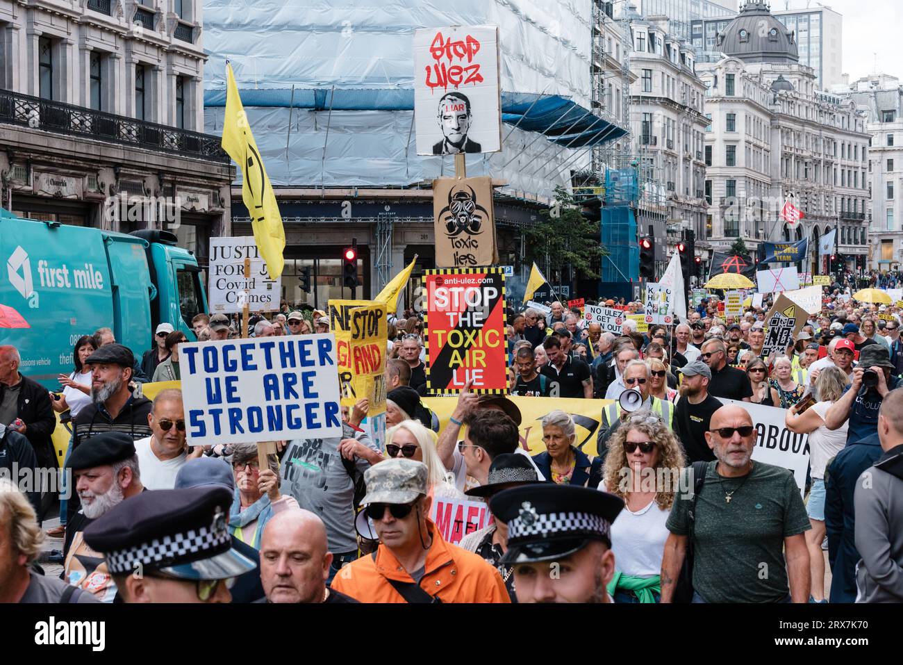 London, UK. 23 September 2023. Thousands march for the World Wide Rally ...