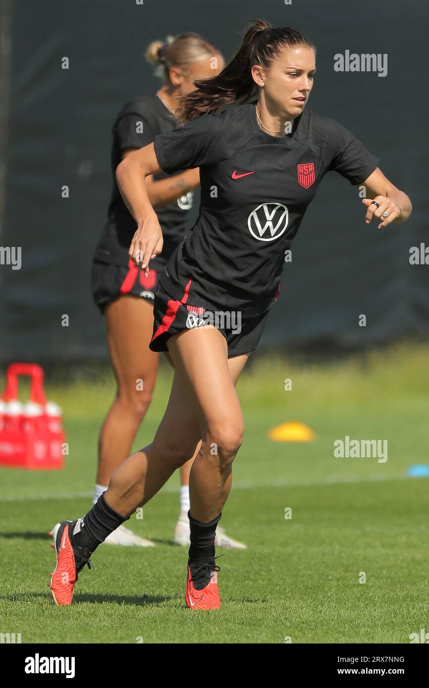 CHICAGO, IL - SEPTEMBER 23: United States forward Alex Morgan (13 ...