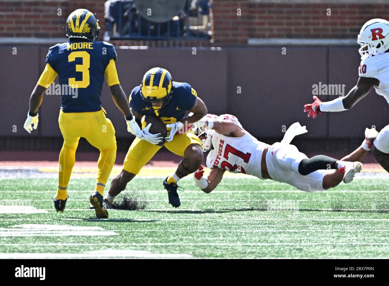 ANN ARBOR, MI - SEPTEMBER 23: Michigan Wolverines wide receiver Tyler ...