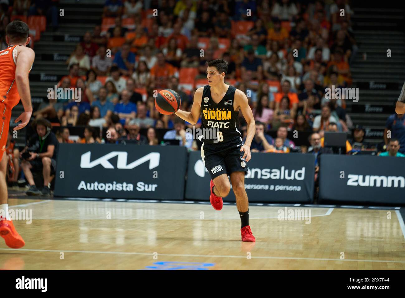 Pelota de baloncesto hi-res stock photography and images - Alamy