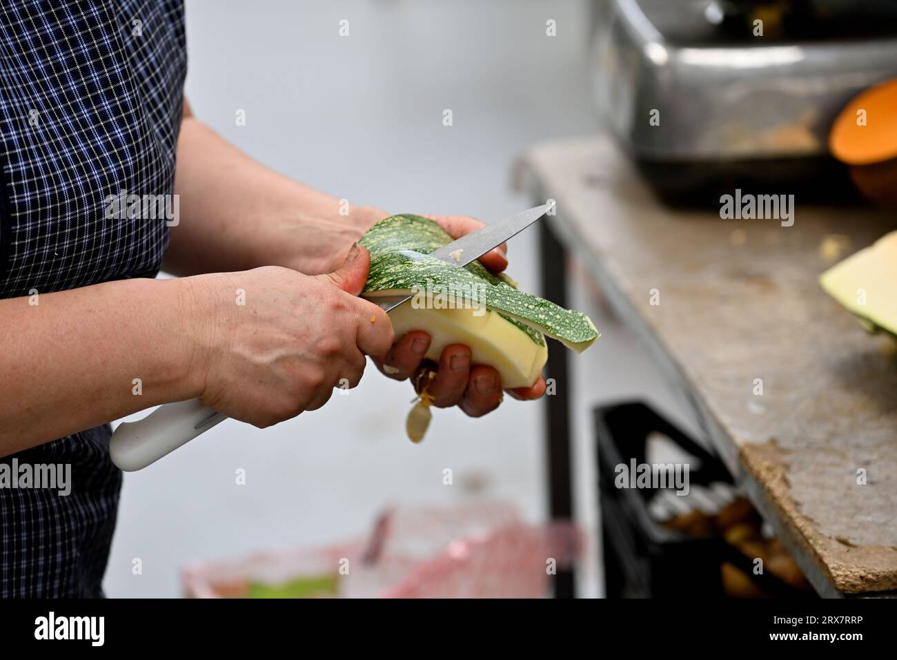 Squish hi-res stock photography and images - Alamy