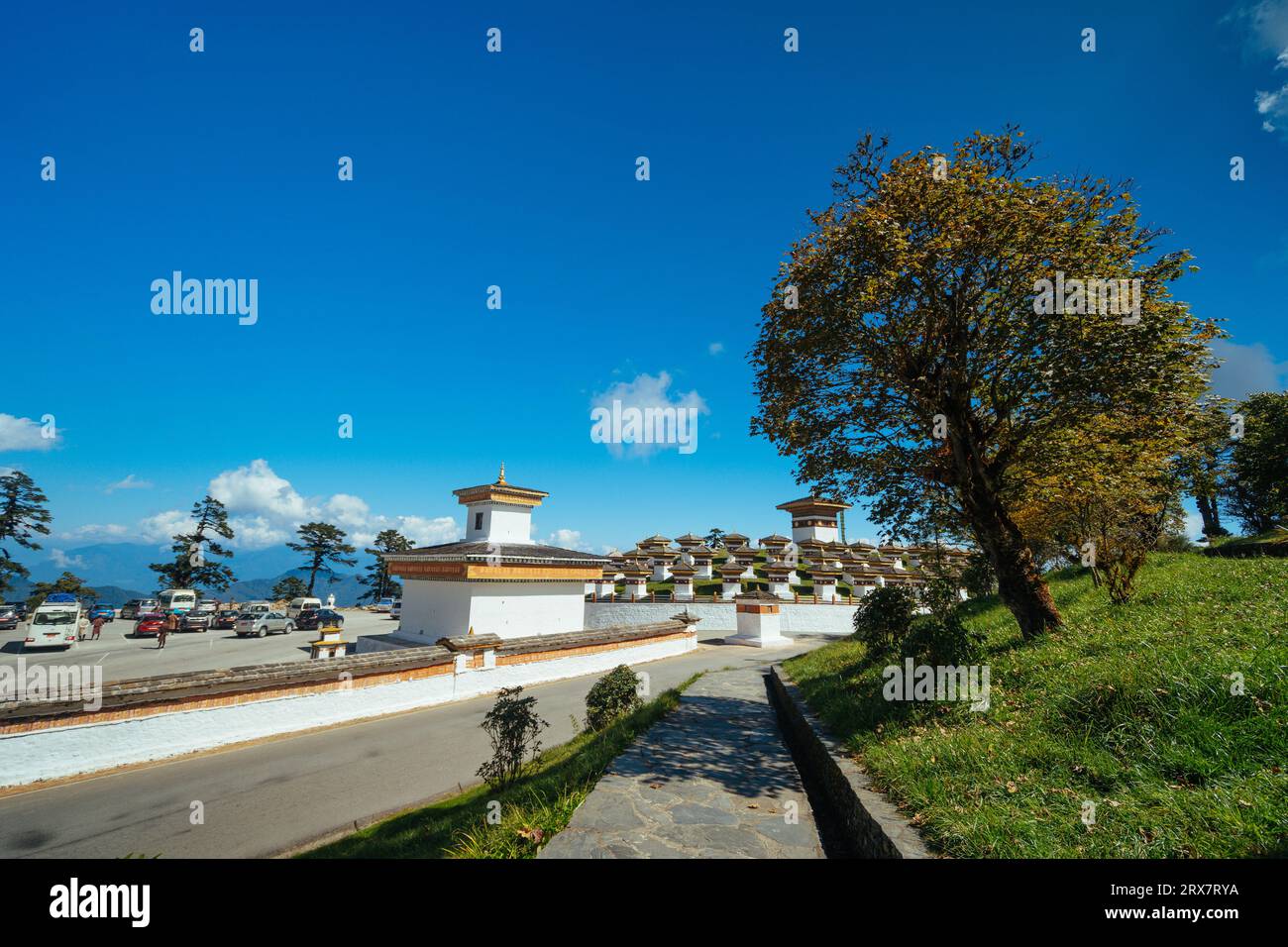 Dochula a 108 stupa Stock Photo - Alamy