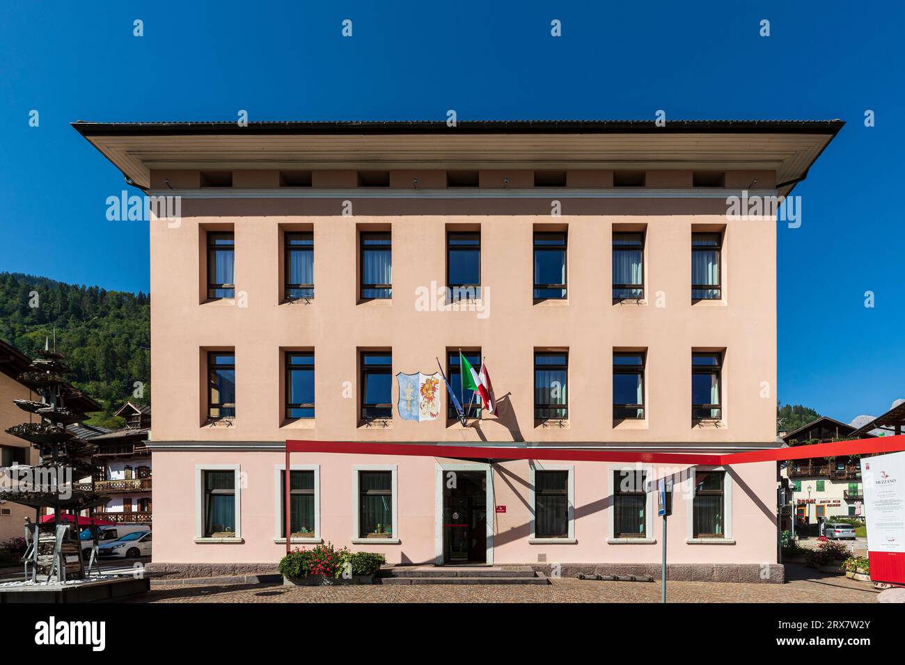 Mezzano i hi-res stock photography and images - Alamy