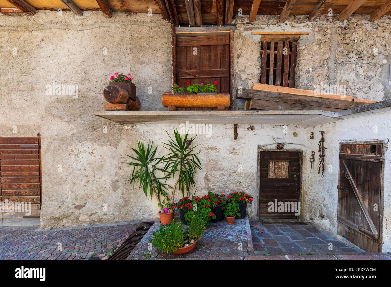 Mezzano i hi-res stock photography and images - Alamy