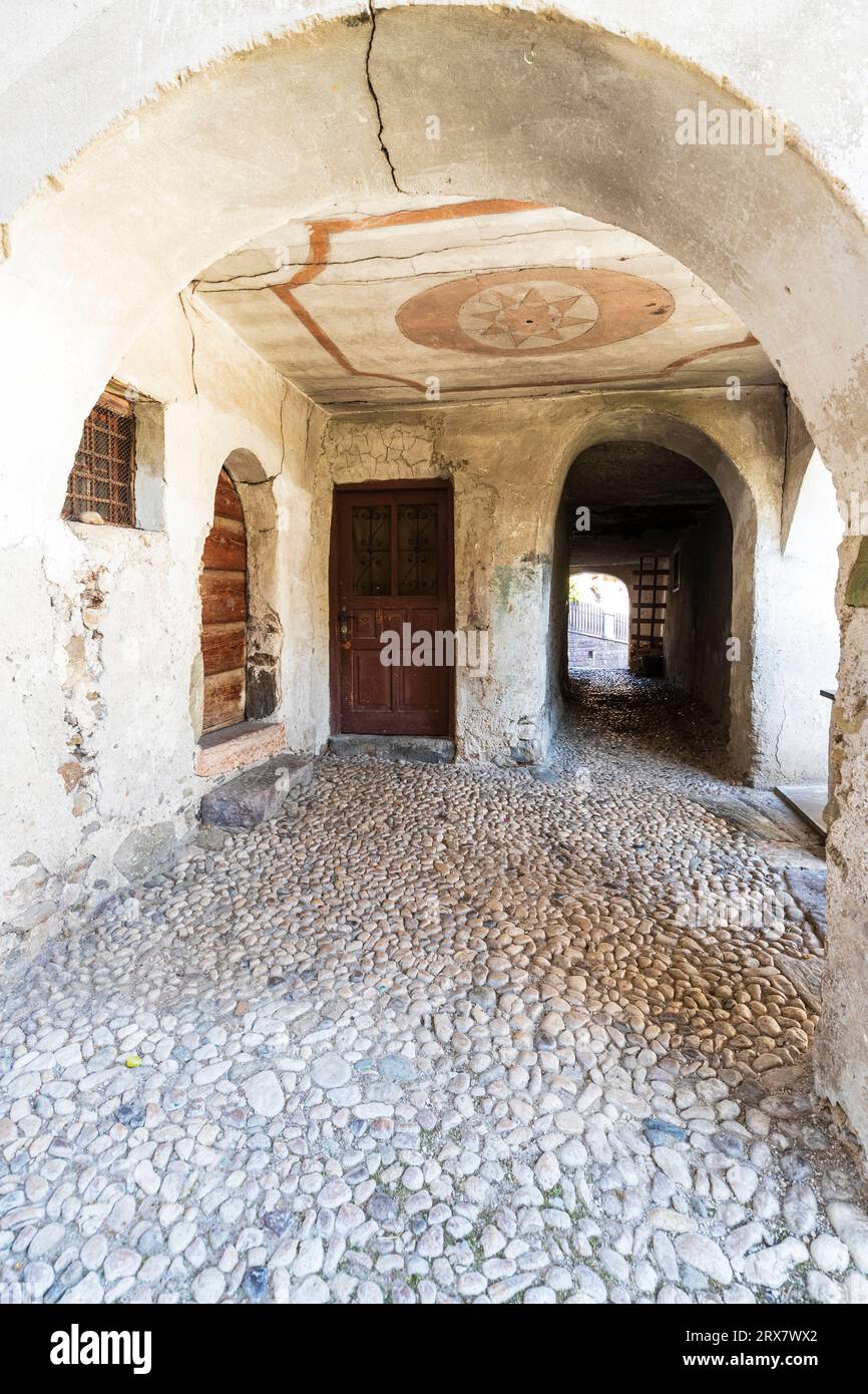 Mezzano i hi-res stock photography and images - Alamy