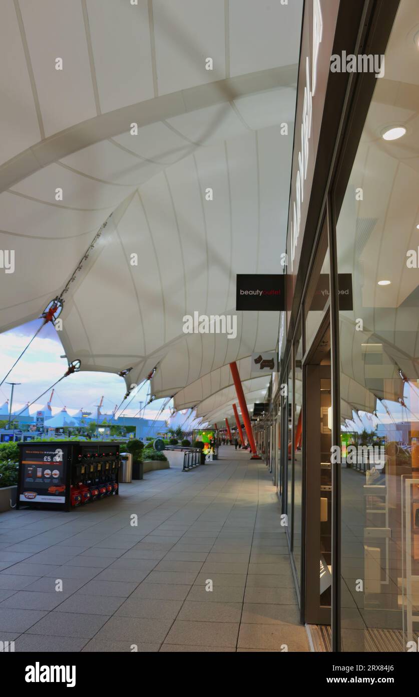 Covered walkway at the Ashford Designer Outlet shopping centre Ashford ...