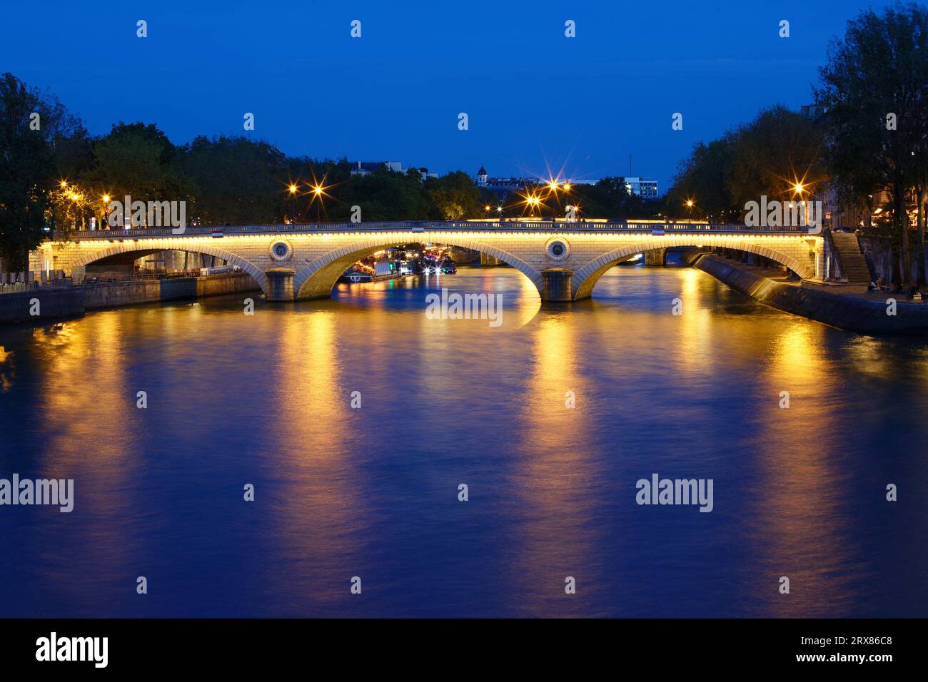 Pont louis philippe bridge hi-res stock photography and images - Alamy