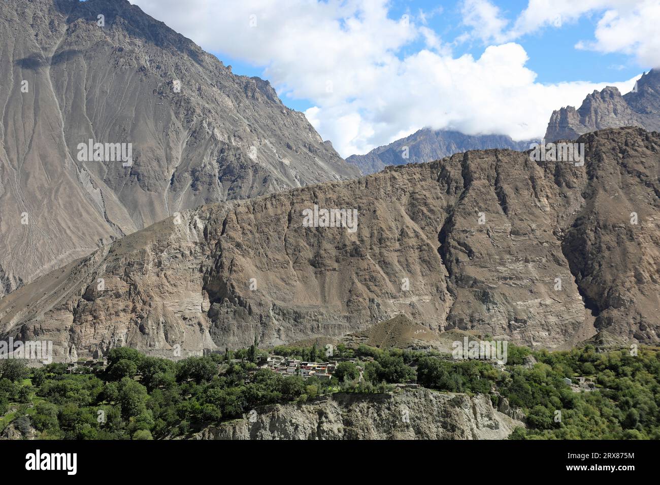 Remote village in the Nagar Valley of northern Pakistan Stock Photo - Alamy