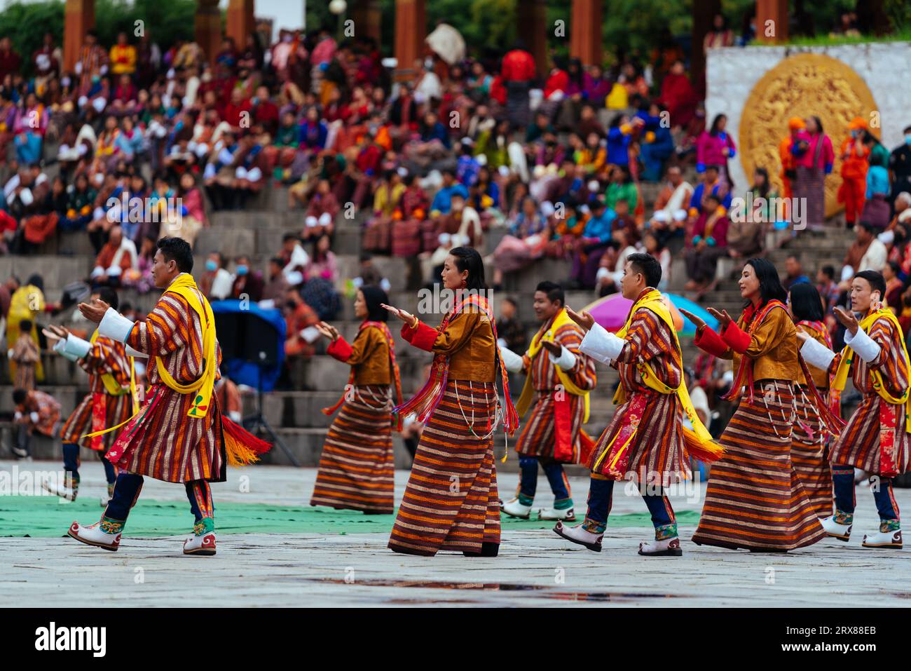 Bhutanese dance tradition hi-res stock photography and images - Alamy