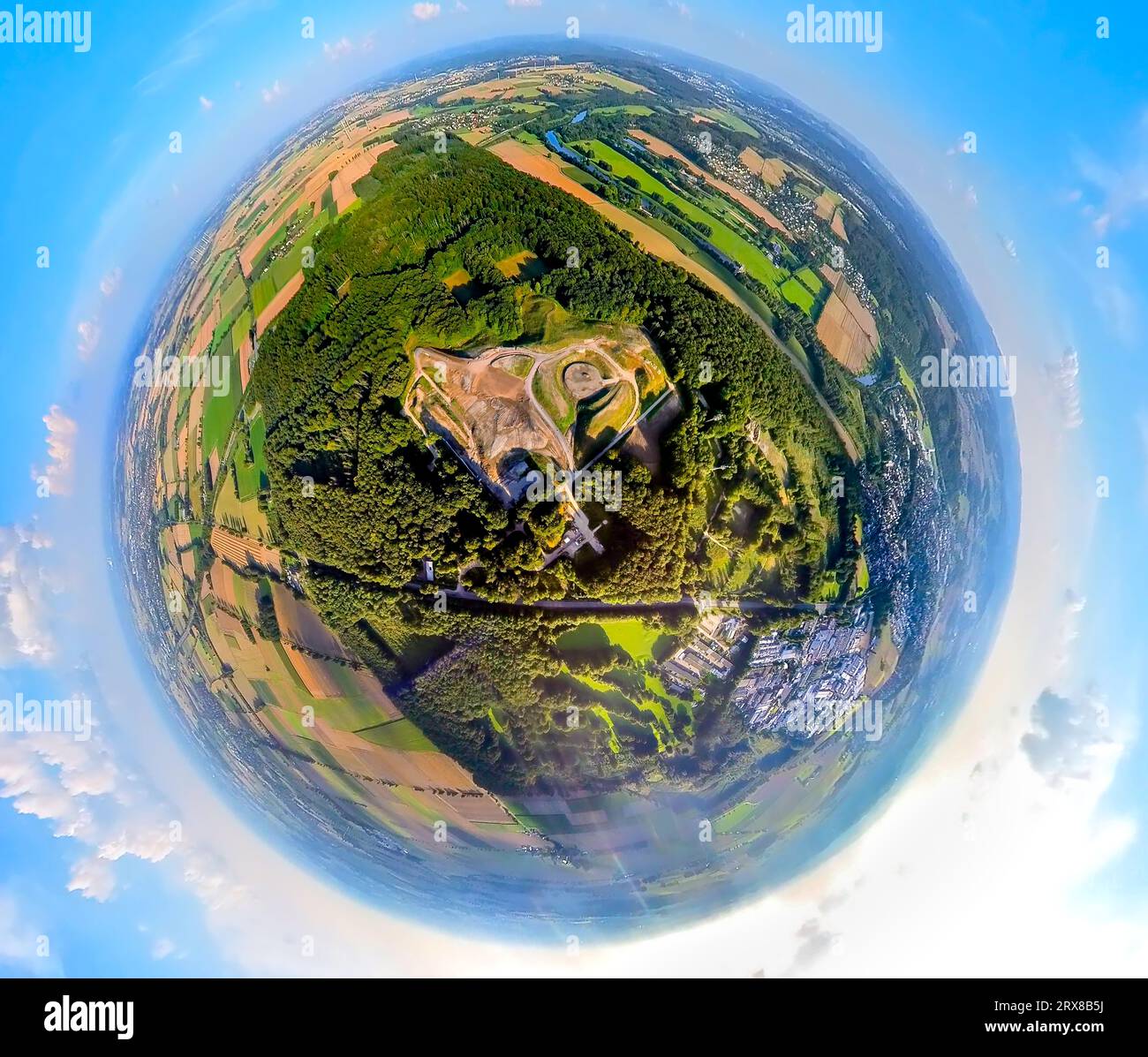 360 tower hi-res stock photography and images - Alamy