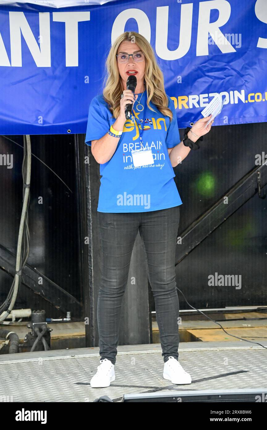 Lisa wayne hi-res stock photography and images - Alamy