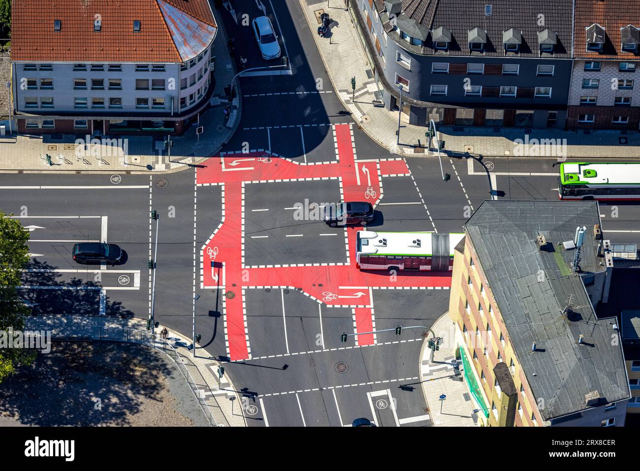 Red bike path crossing on ardeystrasse corner pferdebachstrasse hi-res stock photography and ...