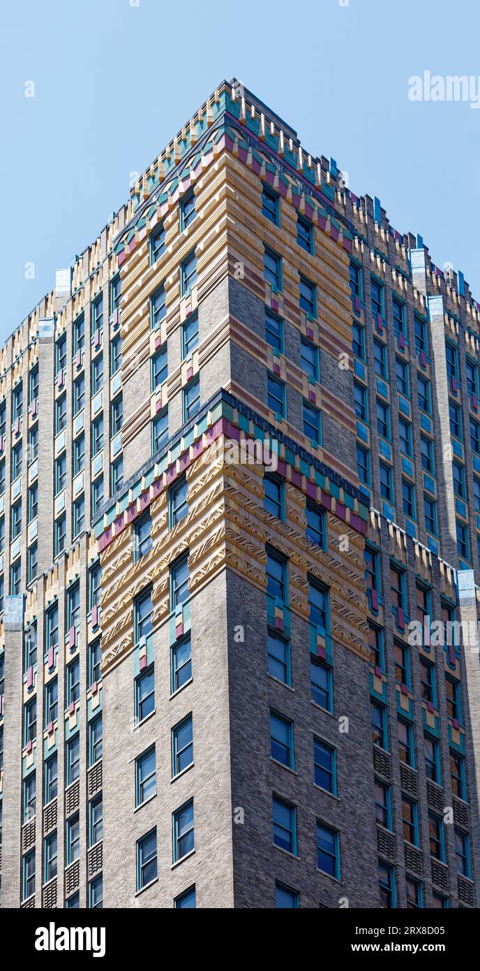 Much of 2 Park Avenue’s Art Deco splendor is in the top floors of the ...