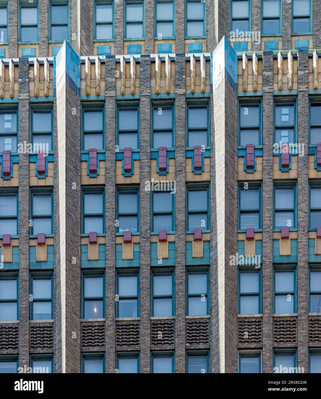 Much of 2 Park Avenue’s Art Deco splendor is in the top floors of the ...