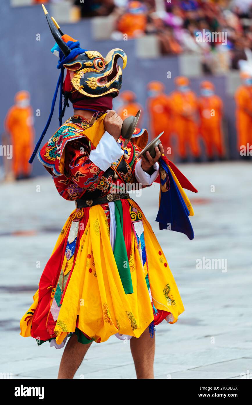 Bhutan mask dance hi-res stock photography and images - Alamy
