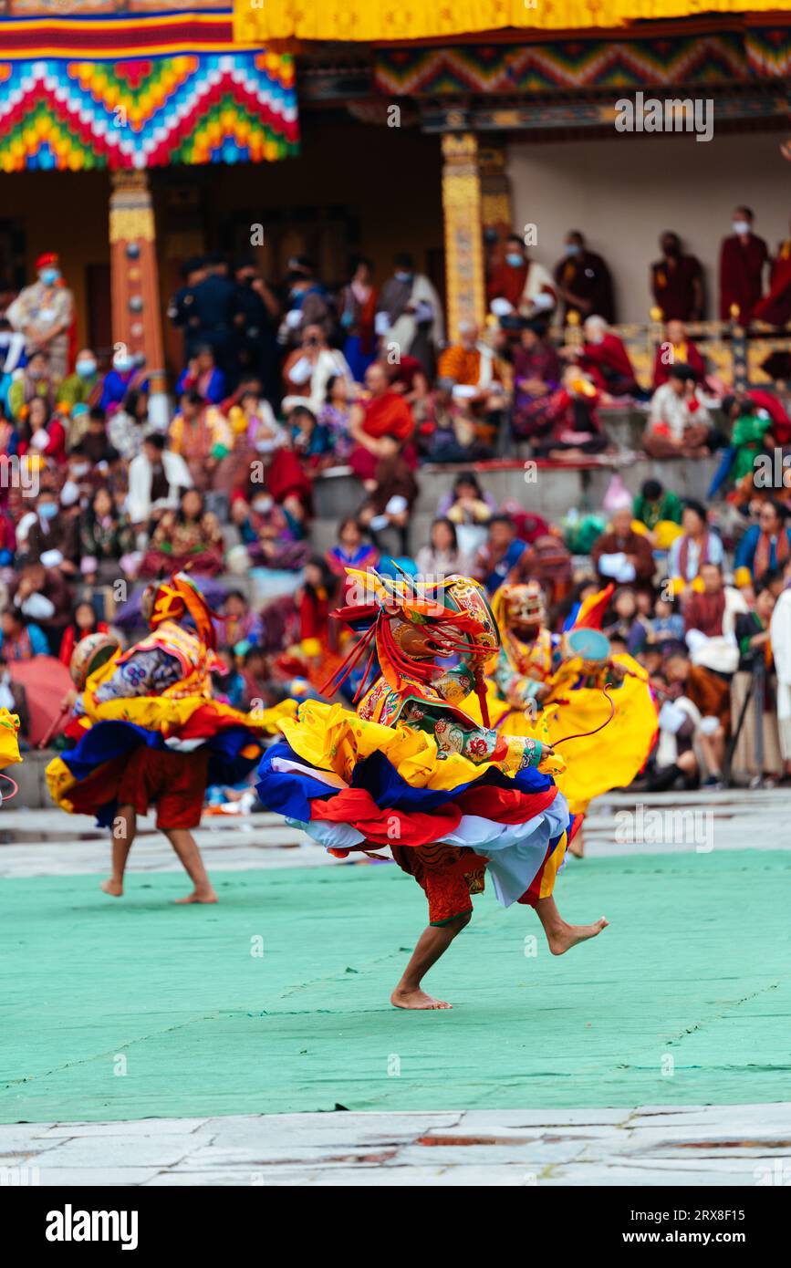 Mask dance hi-res stock photography and images - Alamy