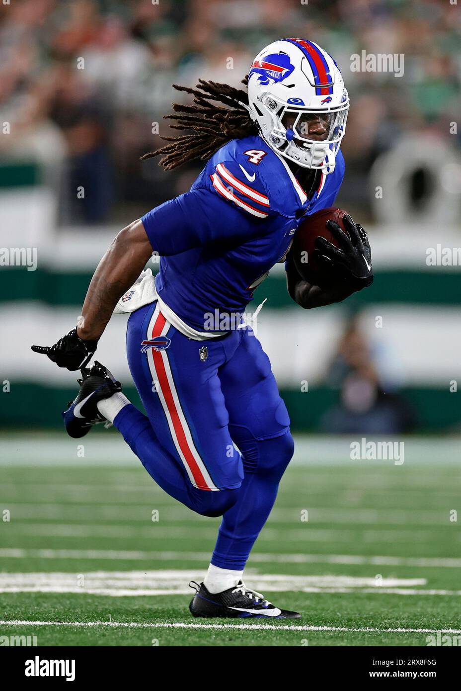 Buffalo Bills running back James Cook (4) in action against the New ...
