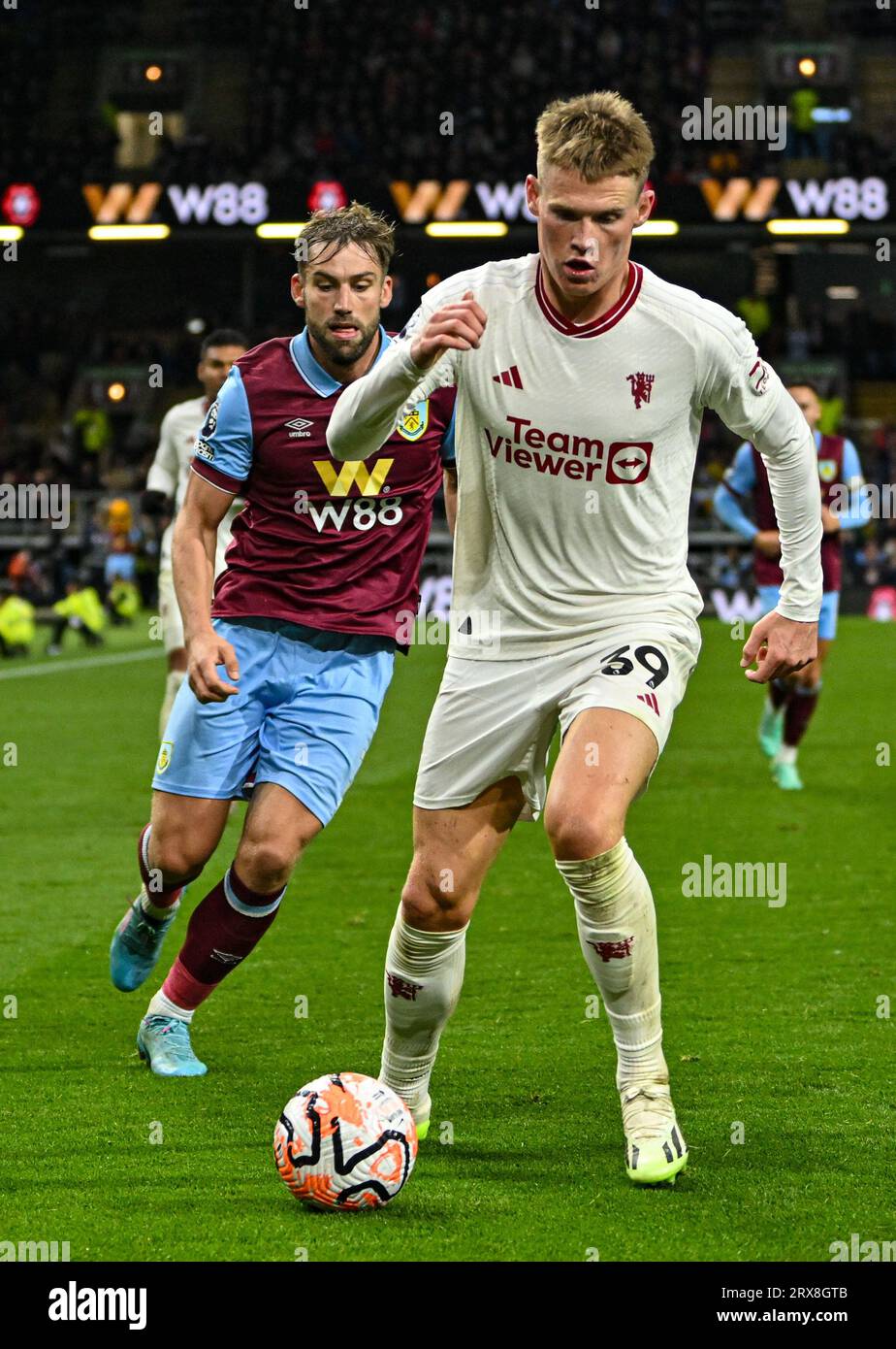 Charlie scott manchester united hi-res stock photography and images - Alamy