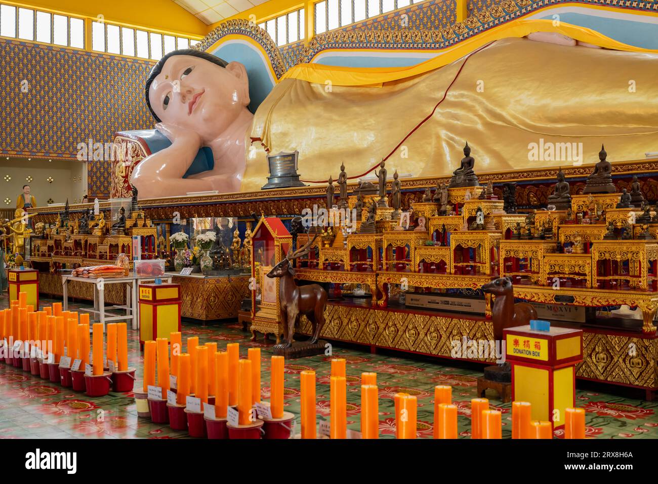 The Lying Buddha at Wat Chayamangkalaram, the Thai Buddhist Temple ...