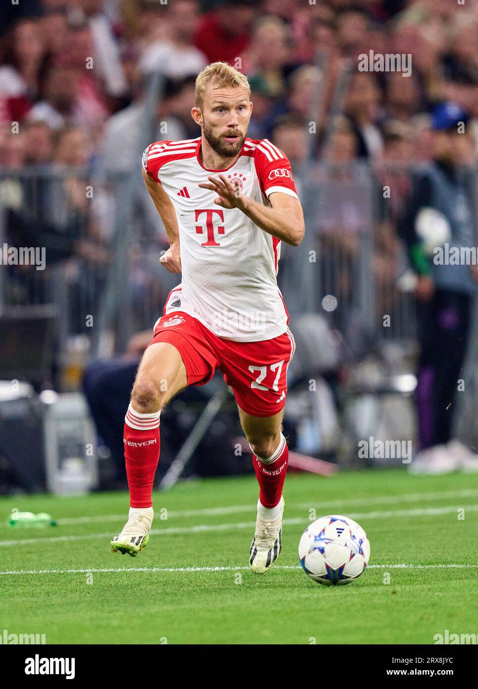 Konrad Laimer, FCB 27 in the group stage match FC BAYERN MUENCHEN ...
